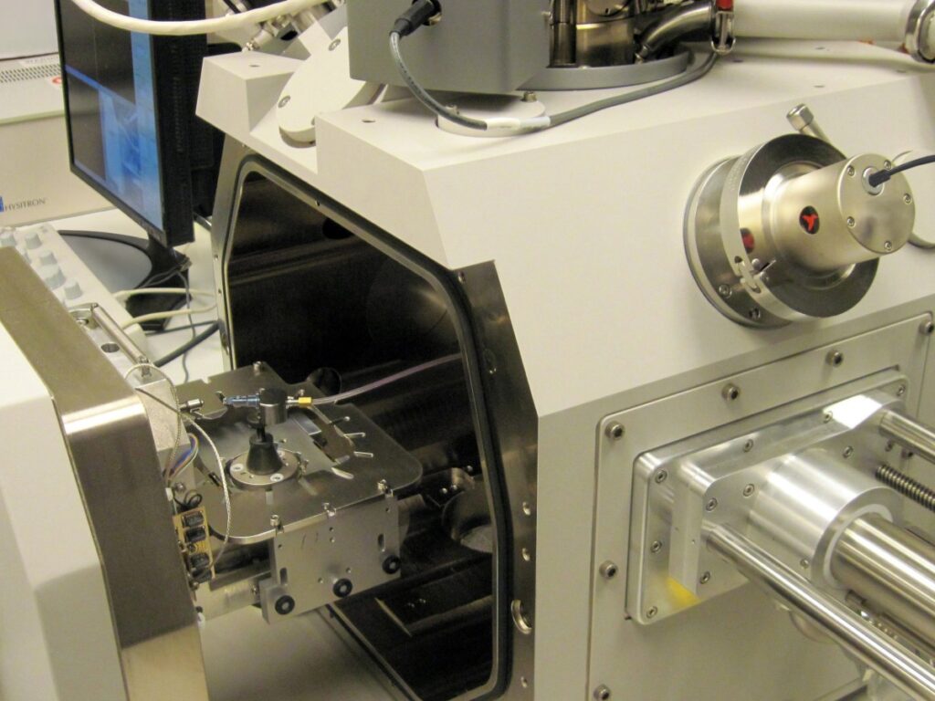 SEM MEMS Heating + Biasing | Hummingbird Scientific